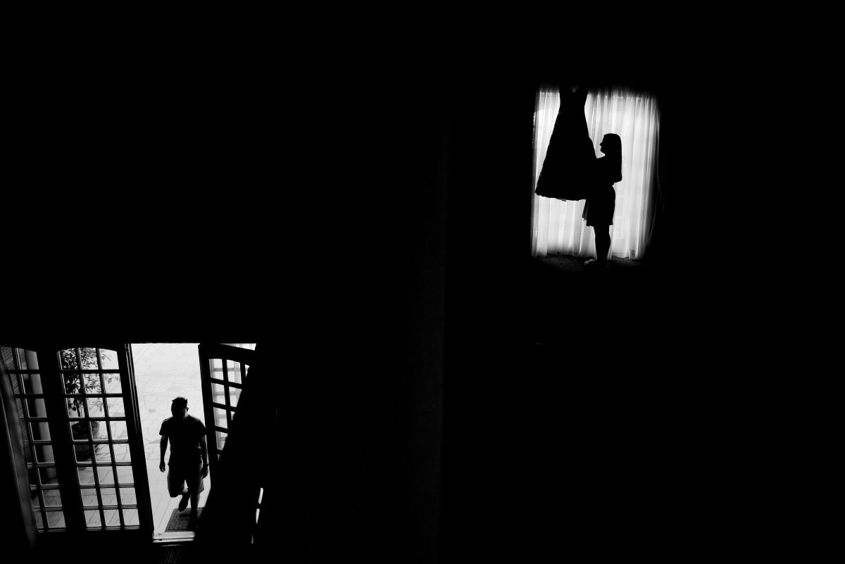 30 de fotografii artistice de nunta in nuante puternice de alb si negru ...